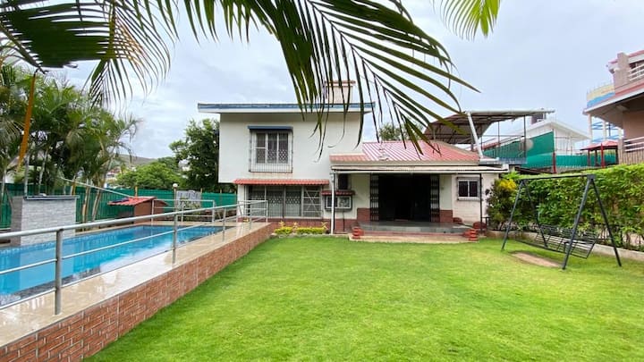 Barge Bungalow-swimming Pool, 2 Bedroom 2 Bathroom - Lonavla