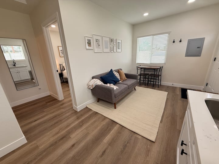 Lux 1br/1ba Adu Private Yard Easy Access - Riverside, CA
