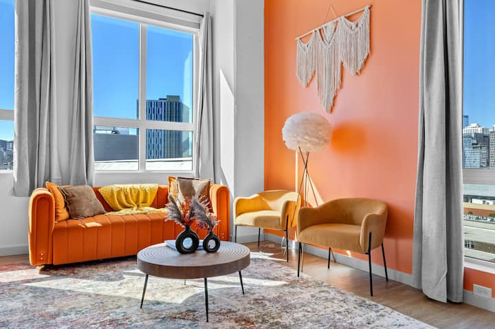 King Suite • Skyline View• Walk To Broadway • Pool - ナッシュビル, TN