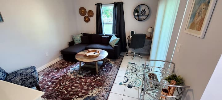 The Yellow Palm Tree - Melbourne, FL