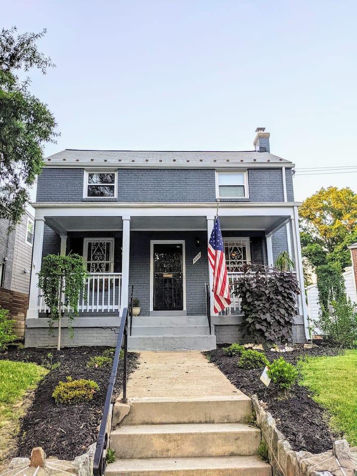 [Female-only] Private Suite W/ Bath & Entrance - Washington D. C., DC