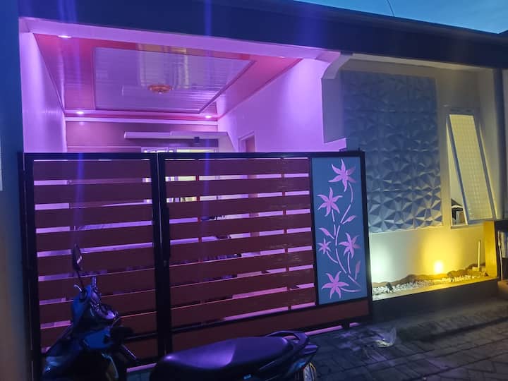 Rumah Heka Sewa Harian Dekat Gor Ken Arok - Malang