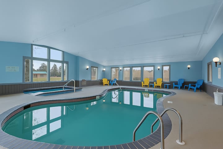 King Jacuzzi Suite Near Gull Lake #112 - Nisswa, MN