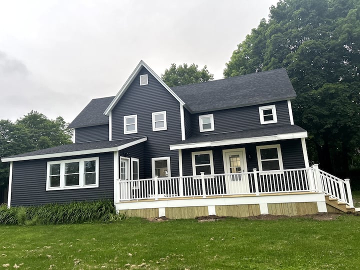 Cozy Meets Contemporary In The Heart Of Hamilton - Hamilton, NY