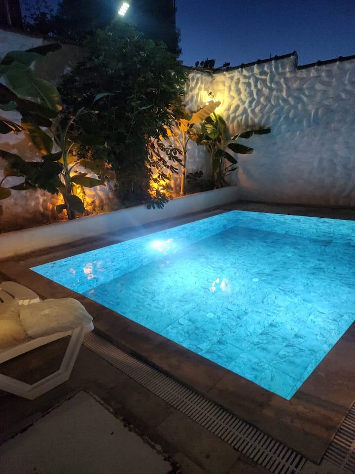 White House Kuşadası - ÖZel Havuzlu Müstakil Villa - Kuşadası