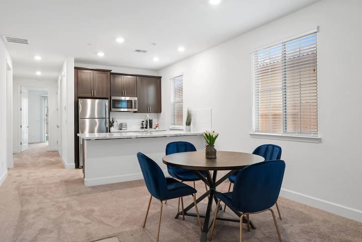 Luxury Spacious 1bd/1b - Elk Grove - Elk Grove