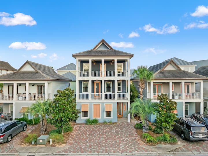 Steps To Pool • 3k Beds • Walk/trolley To Beach - Destin, FL