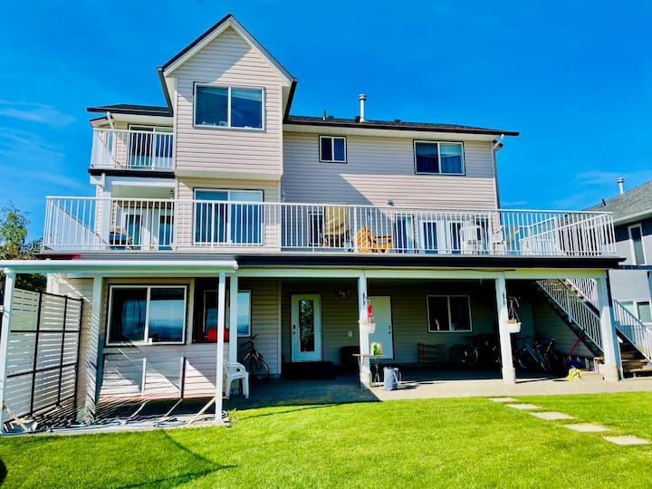 Modern Private Studio. Incredible Views. - Prince George