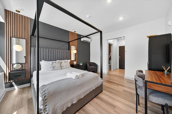 Cozy Downtown Suite - Middletown, NY