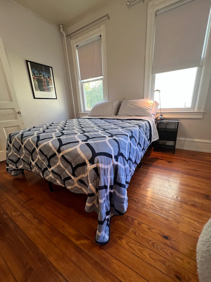 Historic Pet Friendly Spacious House Wi-fi Tv Desk - Cherry Hill, NJ