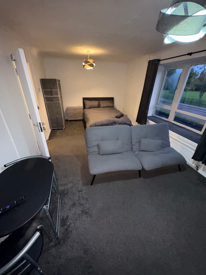 Cosy Room 1 Gatwick - Crawley