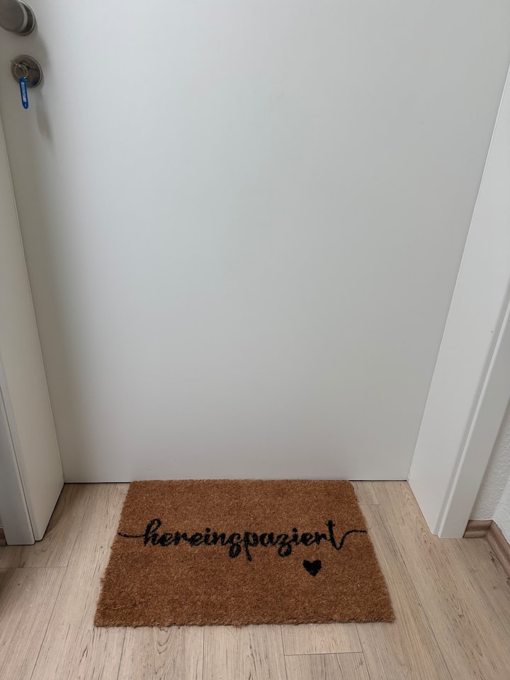 Möblierte Moderne Dachgeschosswohnung. - Recklinghausen