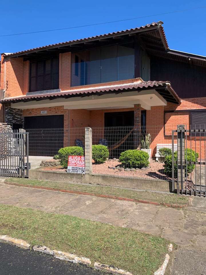 Pé Na Areia, 50 Metros Do Mar. - Torres