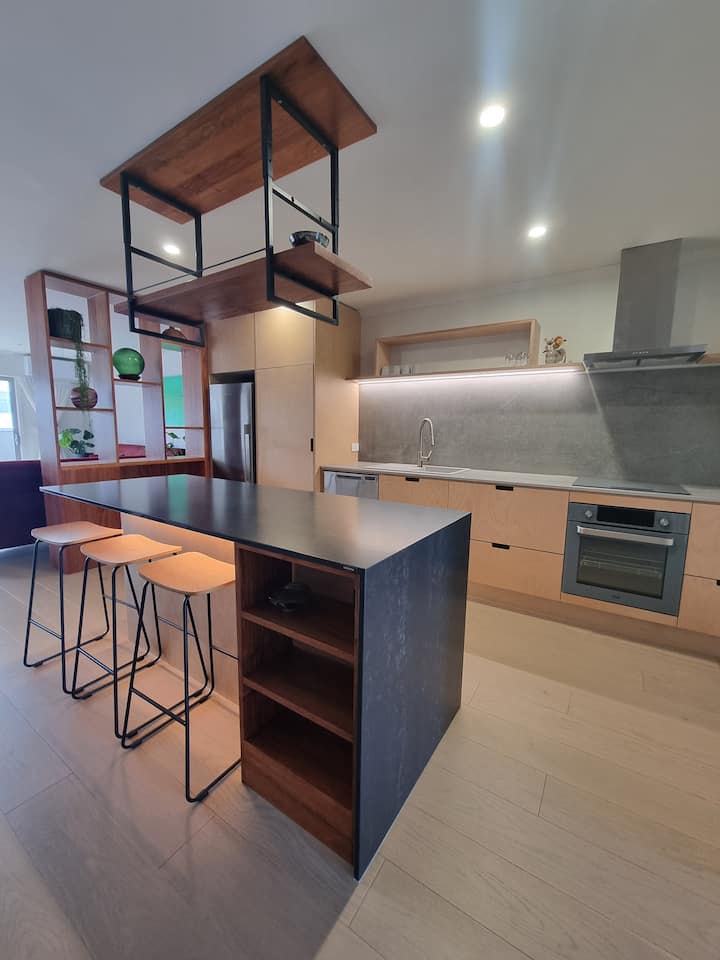Modern Apartment In The Heart Of Whangamata - Whangamatā