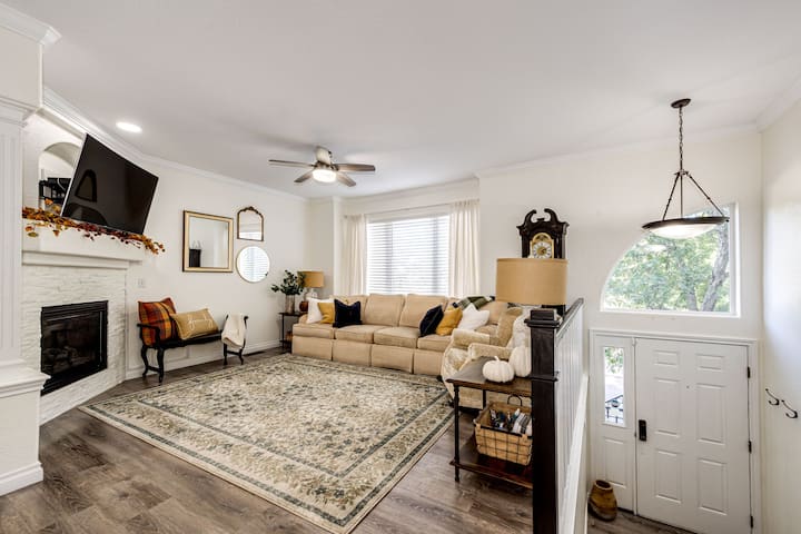 Quaint Townhouse Nestled In The Foothills. - Littleton, CO