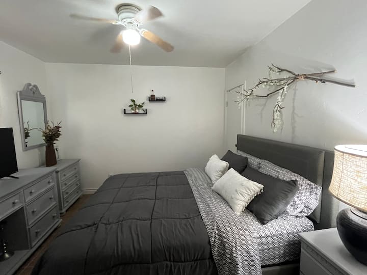 Cozy One Bedroom Duplex - San Jacinto, CA