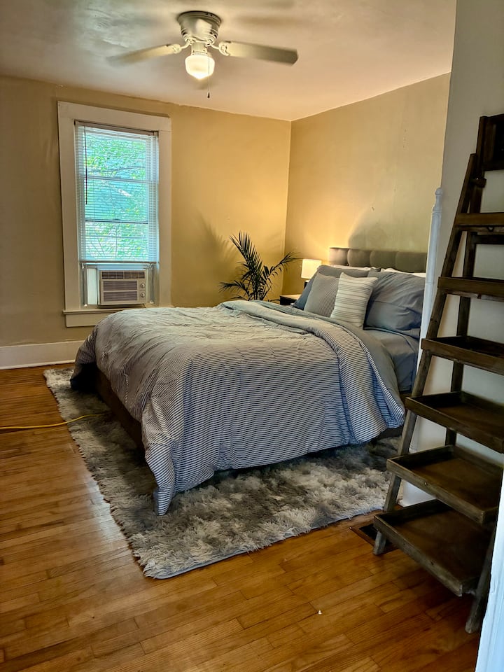 5 Bedroom Near Millikan - Decatur, IL