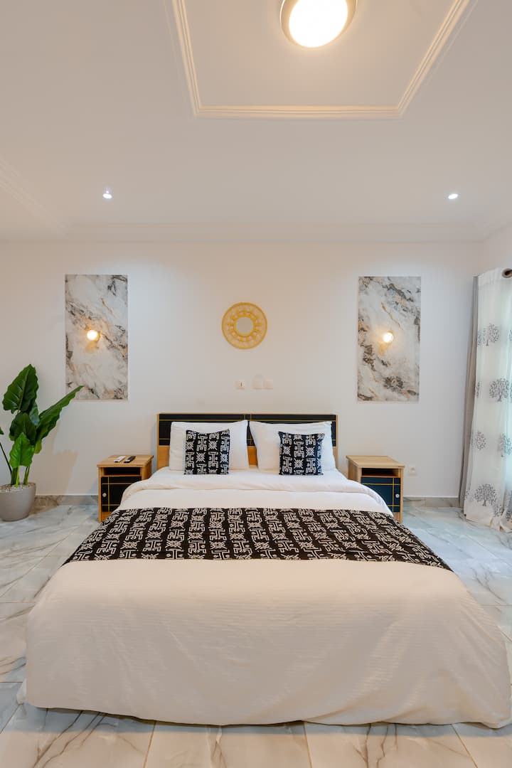 Havre De Paix : Sécurité 24/24, Confort, Parking - Abidjan