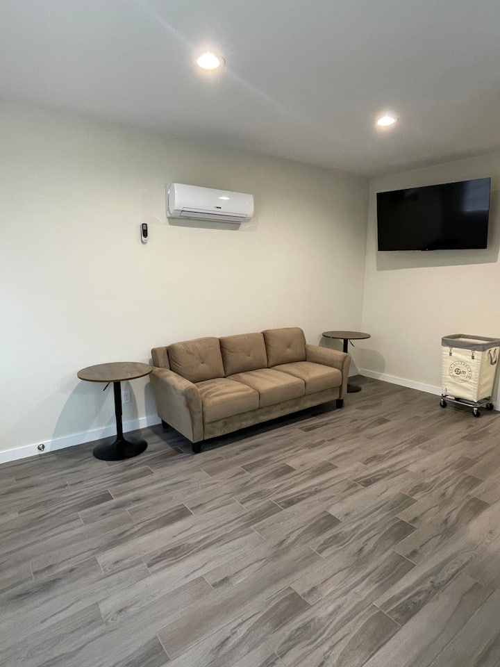 Barreras Rental Homes Apartment D - Midland, TX