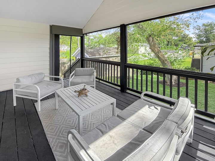 Charming Bungalow – Walk To Gt & Stadiums - Atlanta, GA