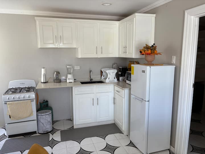 Living Color 2br Apt
Near Georgetown
Secured/safe - Guyana