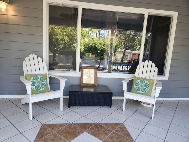 Novato Charmer. - Novato, CA