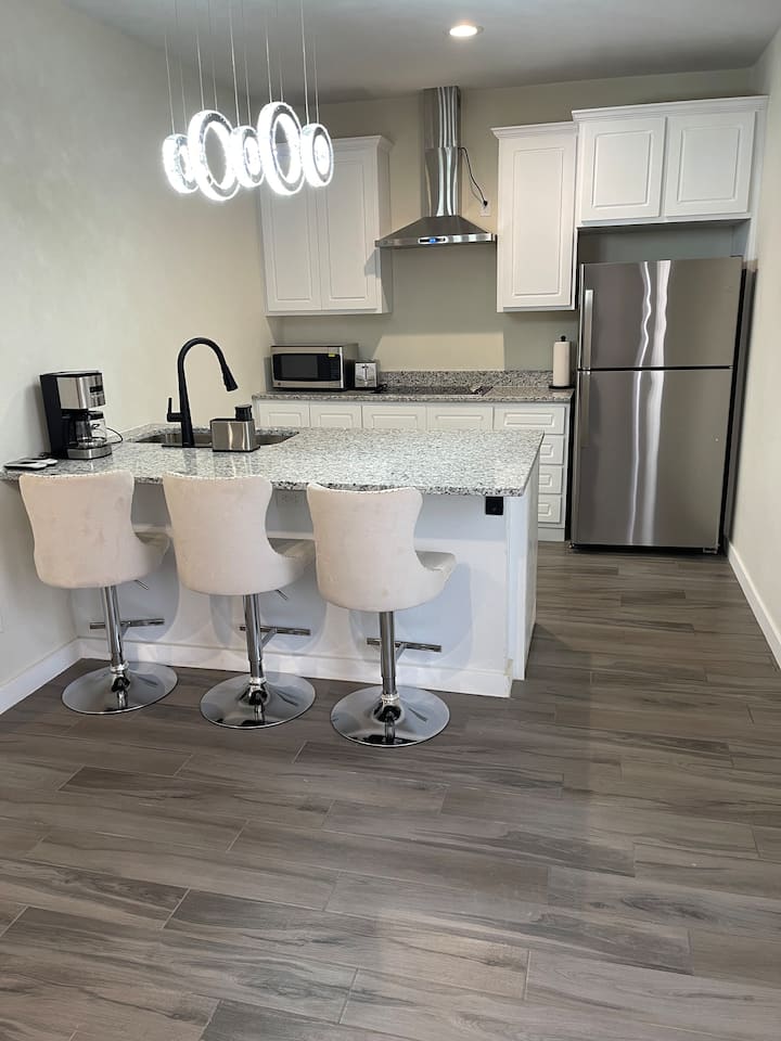Barreras Rental Homes Apartment A - Midland, TX