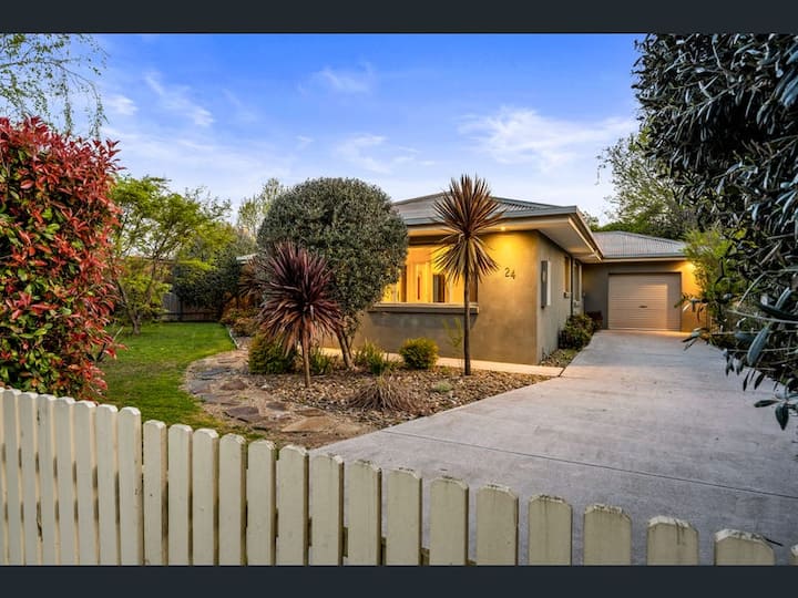 Home In Beautiful Bright Metres To The Splash Park - Bright