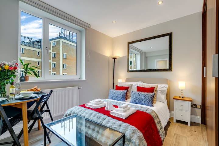 Central Chelsea Studio- Prime Location, Quiet Stay - Chelsea