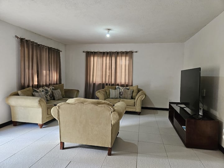 Spacious & Modern 2-bed 2-bath Retreat. - Bridgetown