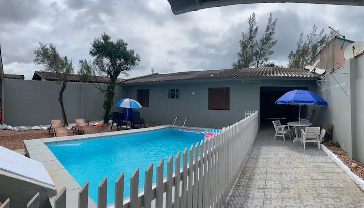 Casa Com Piscina E Bilhar,  Próximo Da Praia. - Brasil