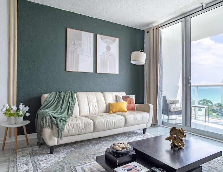 Stylish Ocean View | Steps To Beach, Pool & Gym - Sunny Isles Beach, FL