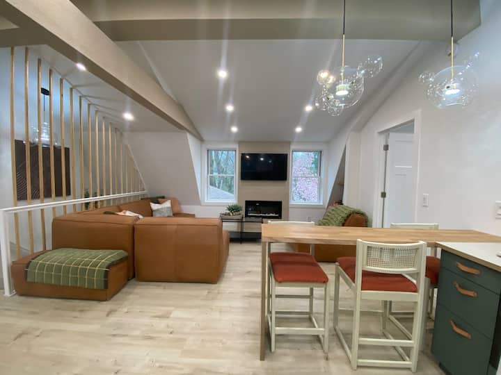 Loft On The Fox - Algonquin, IL