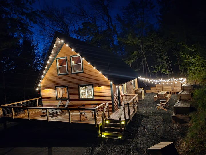 Chic Private Cabin In The Woods - Brattleboro, VT