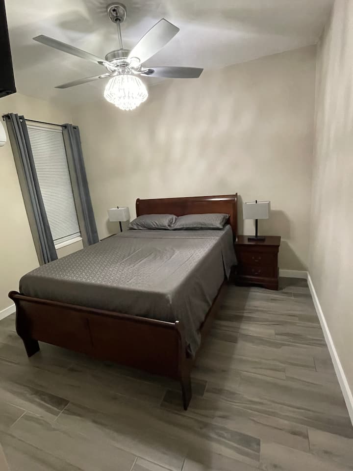 Barreras Rental Homes Apartment C - Midland, TX