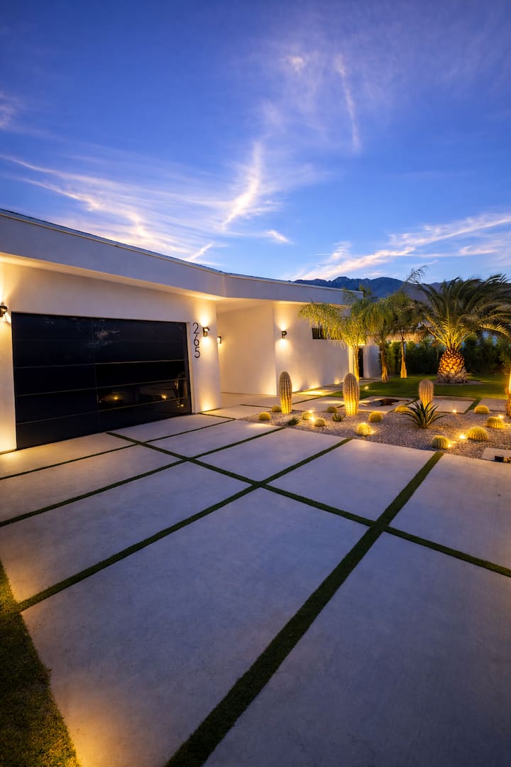 Palm Springs Oasis Heated Jacuzzi • Bbq • Views - Palm Springs, CA