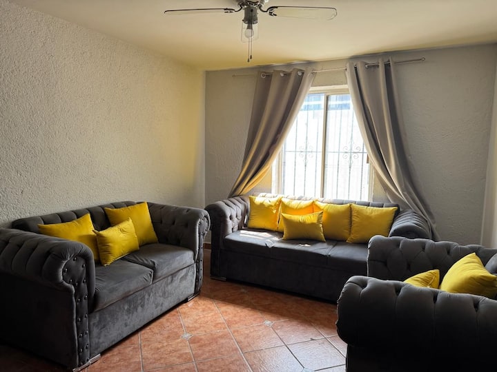 Casa Habitación En Fraccionamiento Cerrado - Saltillo
