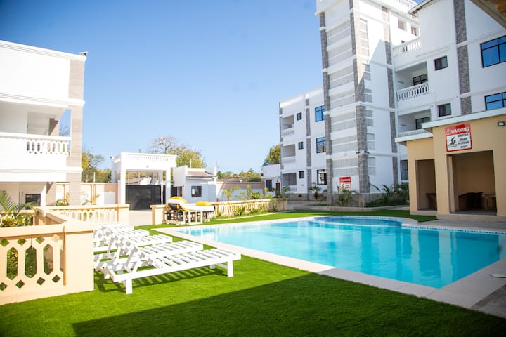 Emerald Stays. Your Peaceful Beach Retreat - Diani Beach