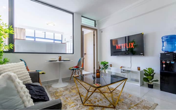 Stylish | Wi-fi | Clean | Prime Area| Free Parking - Kenya