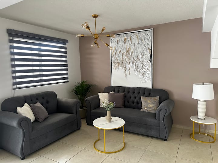 Cómoda, Elegante Y Hermosa Casa En Privada. - Celaya