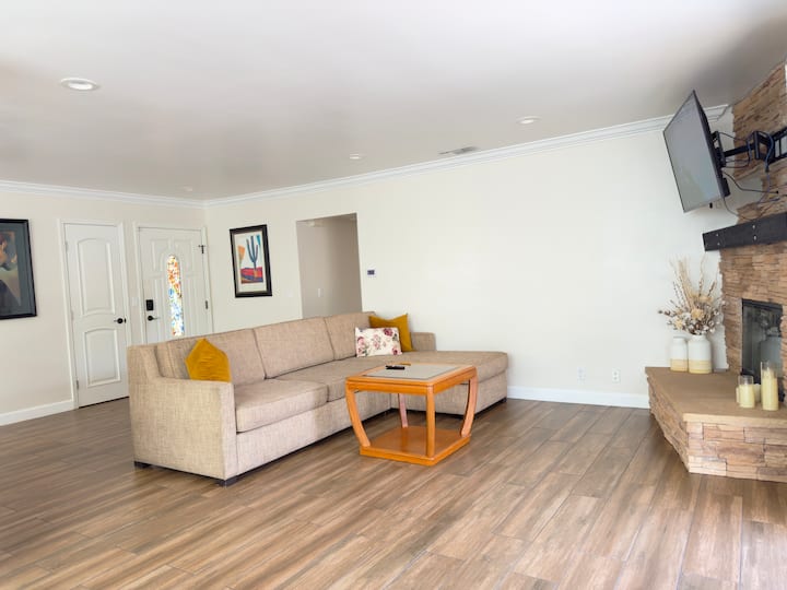 Cozy Home In Garden Grove For 30+ Days - Garden Grove, CA