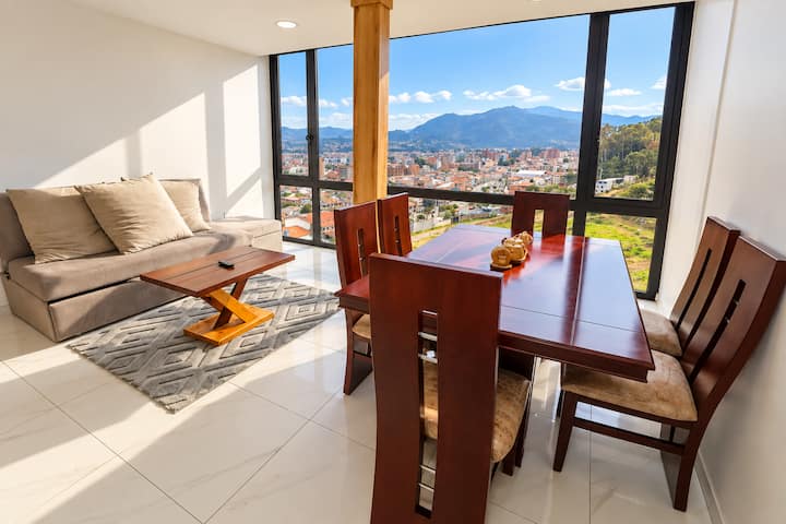 Family Room With Panoramic View And 24/7 Security - Cuenca
