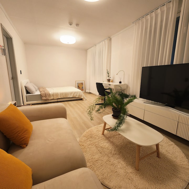 [귀여운 파티룸] 3층 독채/광안역1분/가족여행/장기숙박/감성숙소 - Nam-gu