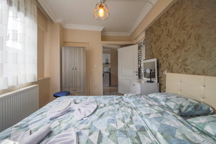 Pearl City Apartments, Room 9 - Fatih