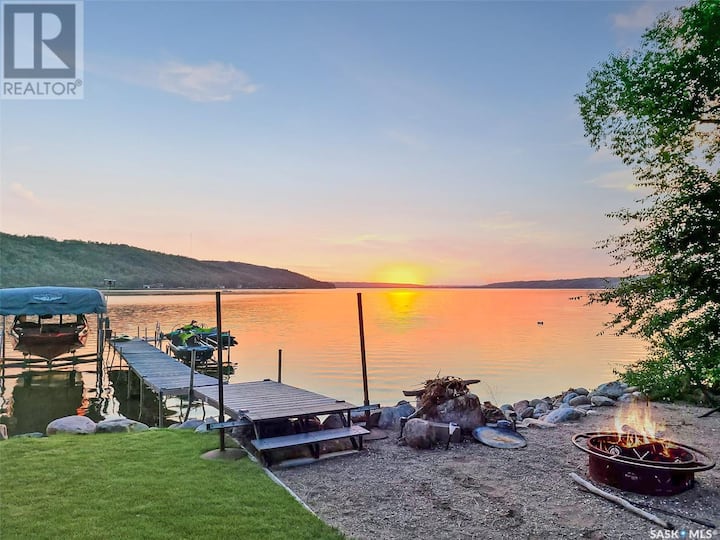 Mission Lake Home - Saskatchewan