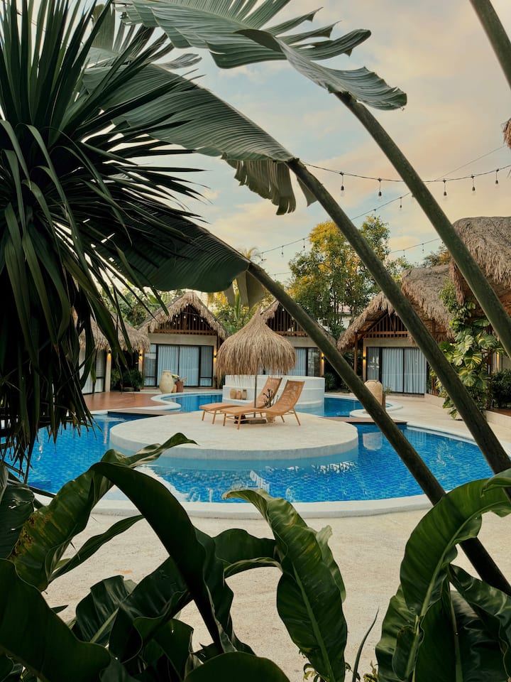 Exclusive 6br Tropical Escape - Pila, Philippines