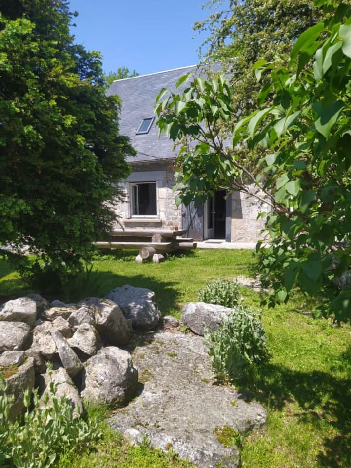 Petite Maison Charmante à La Campagne - Ussel