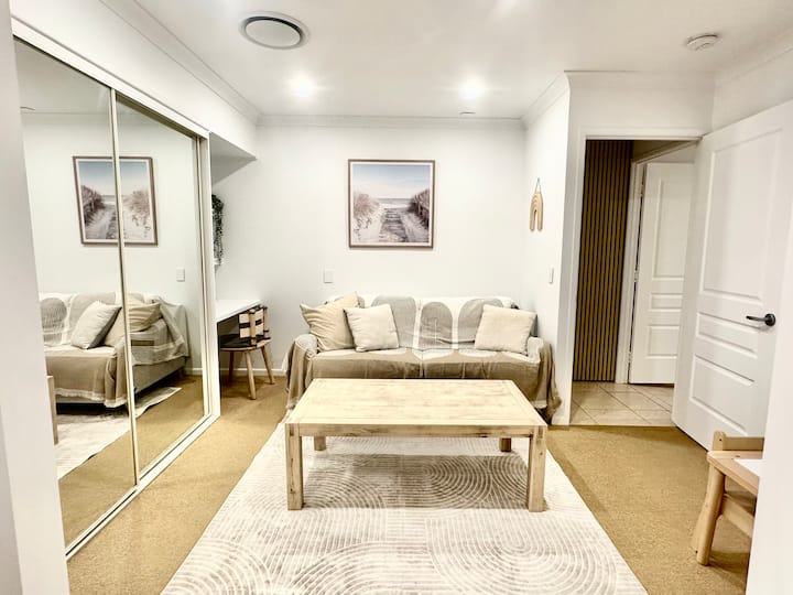 Sunny Shores | 2br Beachfront | Pool | Ensuites - Mooloolaba