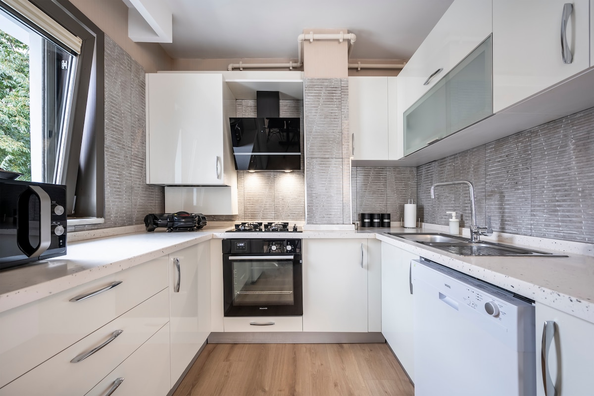 Çırağan Apart - Corner Queen Suite - Apartments for Rent in Beşiktaş ...