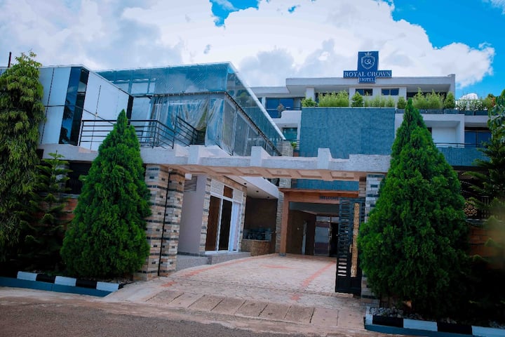 Royal Crown Hotel When Luxury Meet With Comfort - キガリ